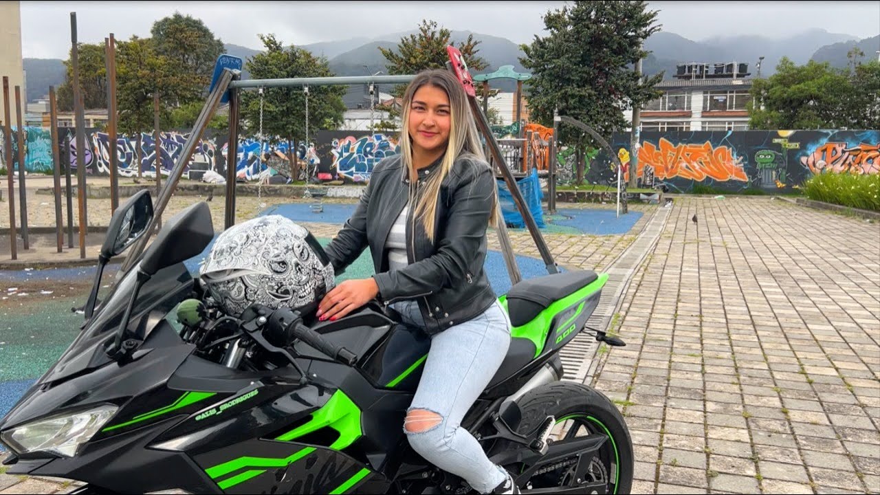 MAS mujeres en MOTO??? 😰- NINJA 400🔥 - KIKE VELASQUEZ - YouTube