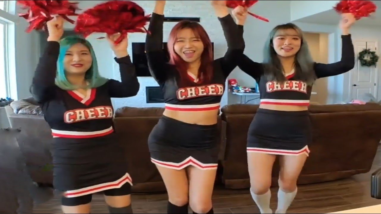 Esfands Cheerleaders - YouTube