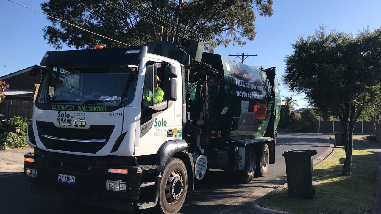 Monash Garbage Unit 2939 - YouTube