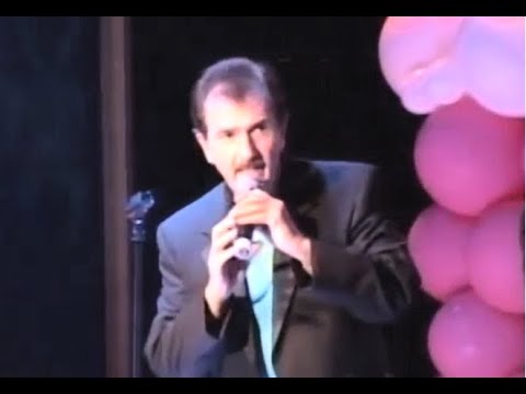 THE PASSIONS' Jimmy Gallagher sings GLORIA at Doo Wop Extravaganza ...
