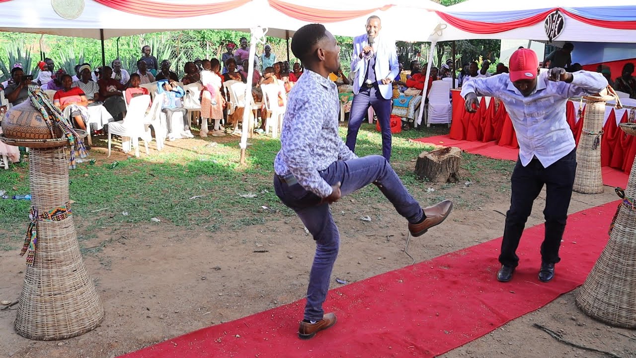 Huyu mwanaume akona kiuno mbila mfupa😂😂 / Ntheo / Wakamba Na Guitar🎸 ...