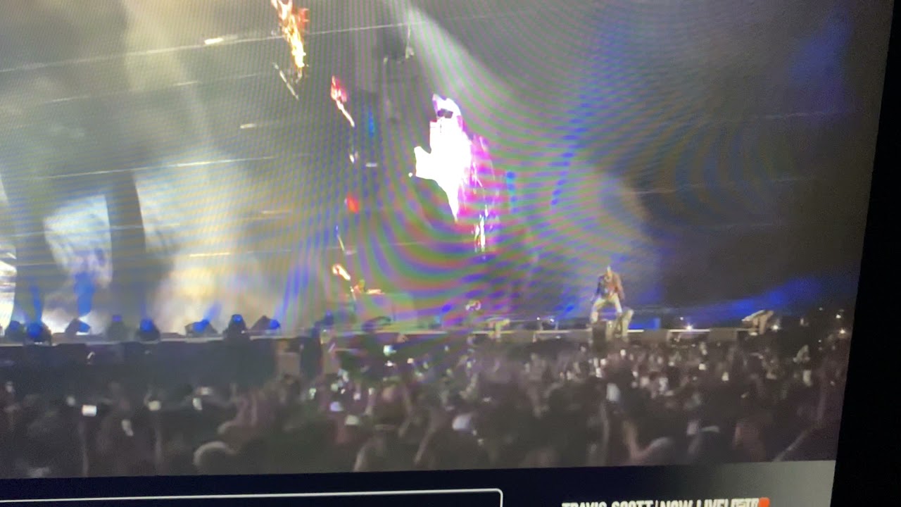 Travis Scott Astroworld Demon Jumping in the crowd pt1 - YouTube