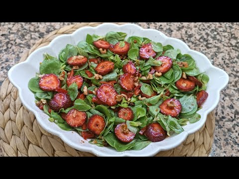 Çilekli Semizotu Salatası Tarifi / Çilekli Semizotu Salatası Nasıl Yapılır? (Portakal soslu)