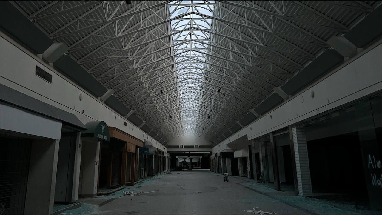 Exploring Abandoned Diamond Run Mall - Rutland, VT - YouTube