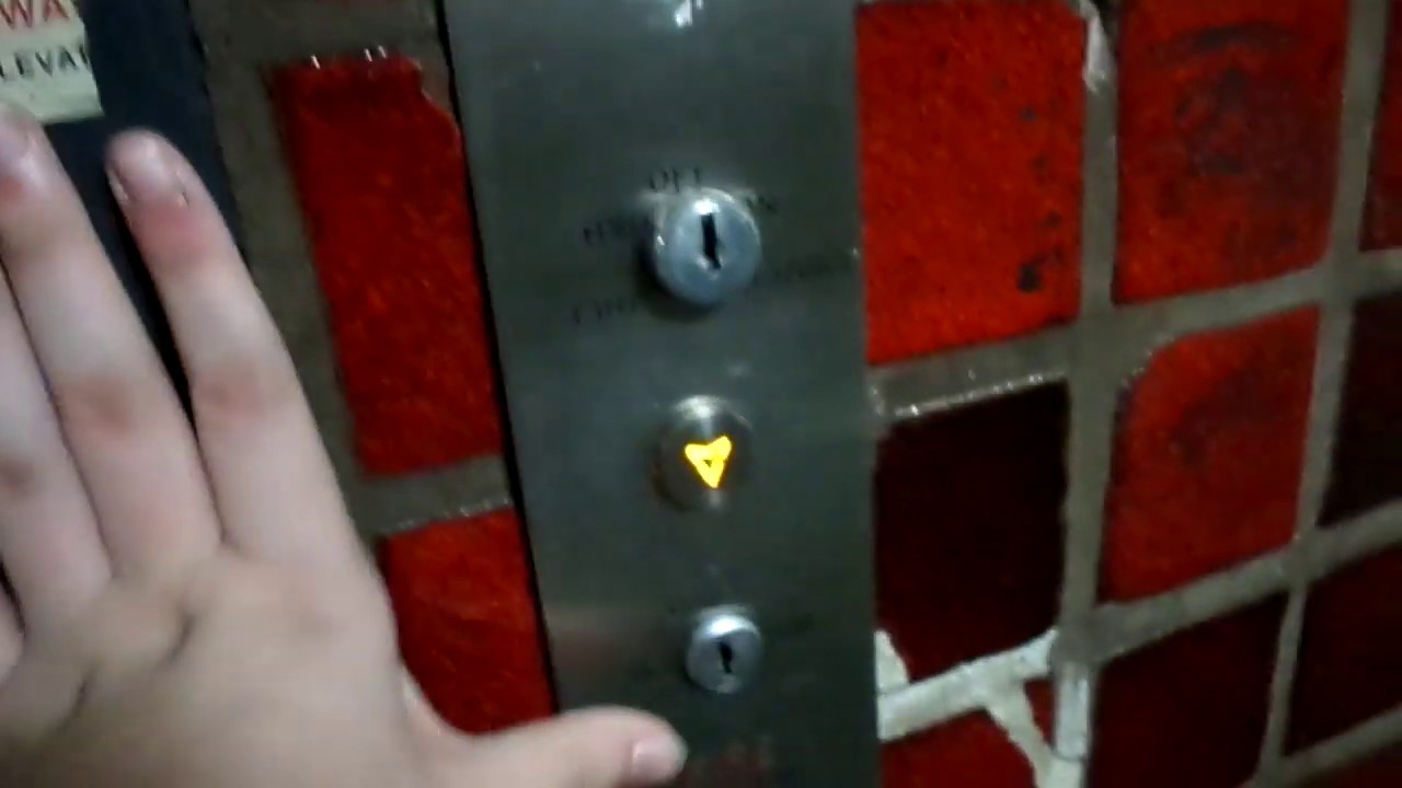 Bland Otis? Elevator at MBTA's Park St (Red Line/Green Line Eastbound ...