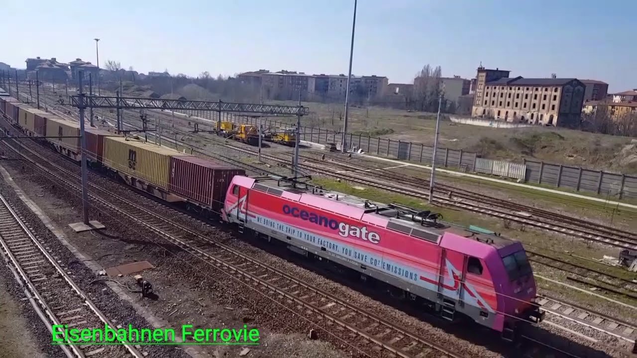 Transiti di Frecciabianca, treno merci container, Intercity Sun e treni regionali di Trenord a ...