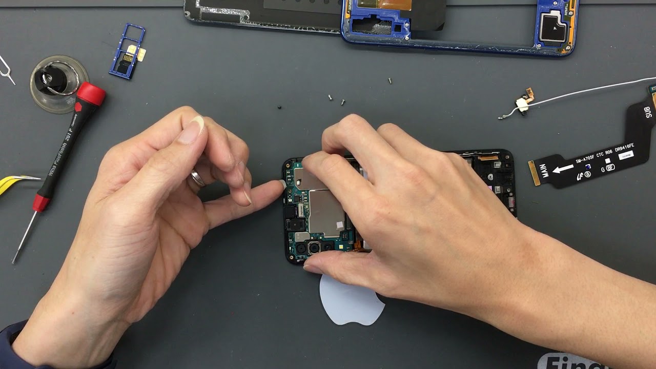 三星 SAMSUNG A70 A705 拆解 - YouTube