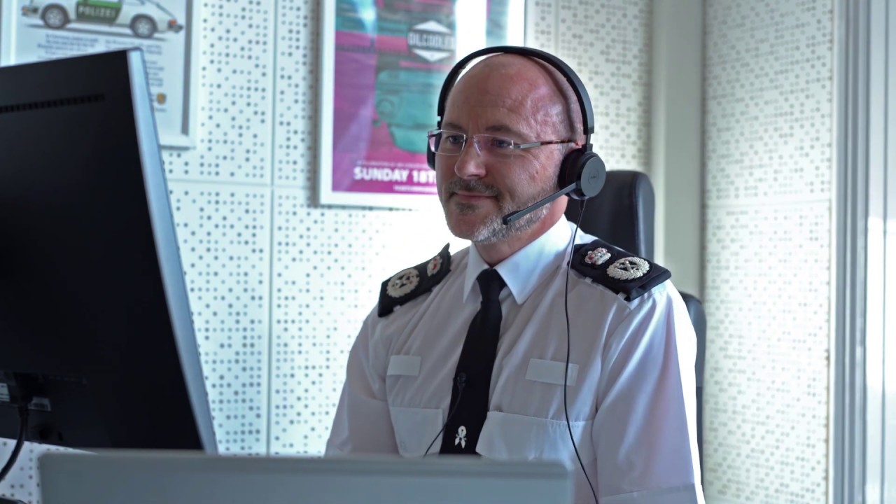 COVID-19: Officers on the front line - 30/04/2020 - YouTube