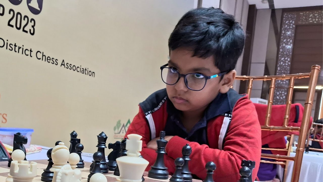 Channeling his inner Yuvraj | Advik Amit Agrawal 6/6 in National Under-9 Championships - YouTube