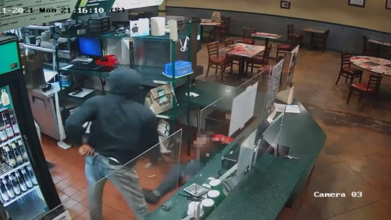 Aggravated robbery at a fast food restaurant - YouTube