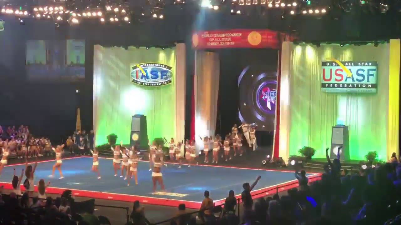 Flyers All Starz LIGHTNING Cheerleading Worlds 2019 - YouTube