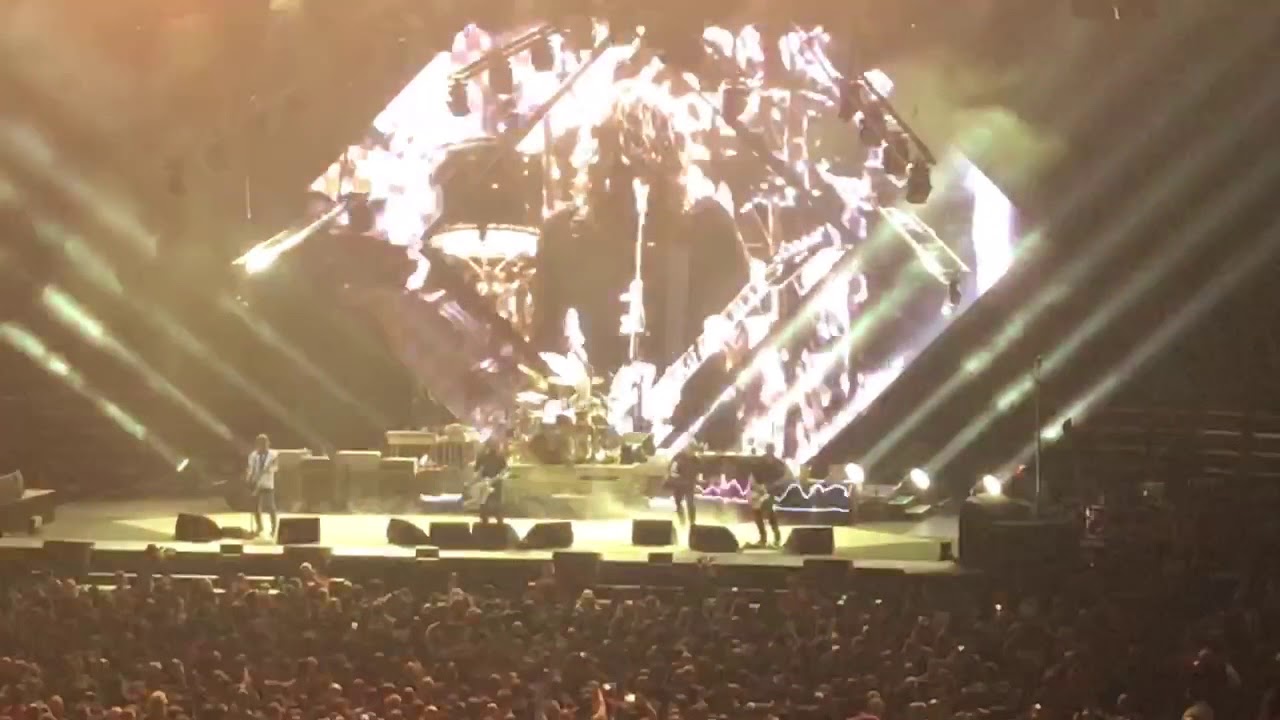 Foo Fighters Everlong 10/20/17 Cincinnati - YouTube