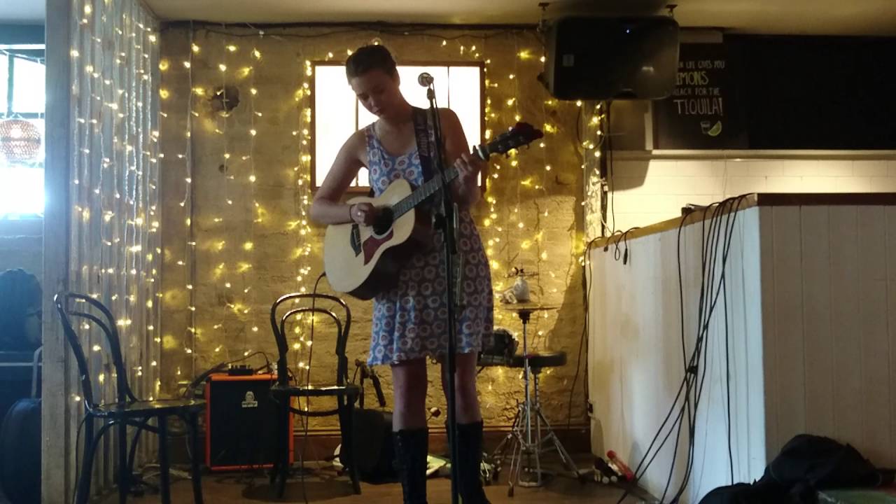 Emily Lee live at The Duke's Head Putney - 'Ain't Man Enough For Me ...