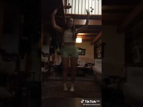 Periscope kız twerk Show yapıyor(1)