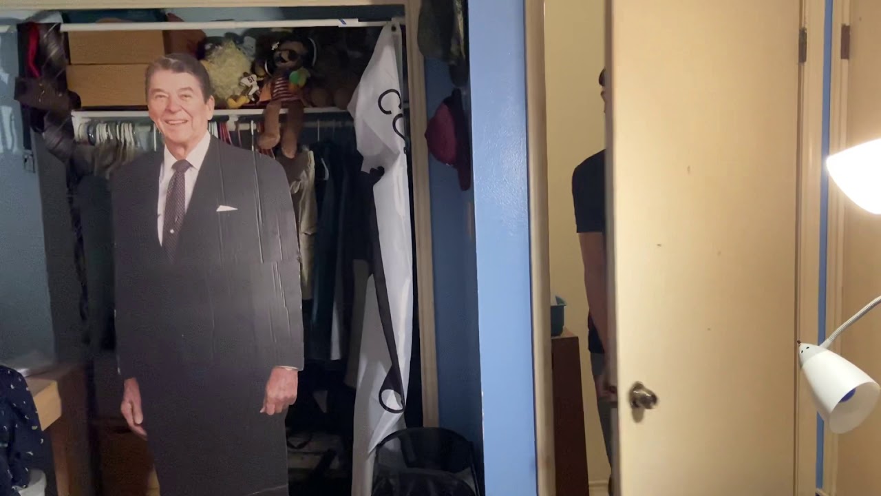 Bunner punches Ronald Reagan - YouTube