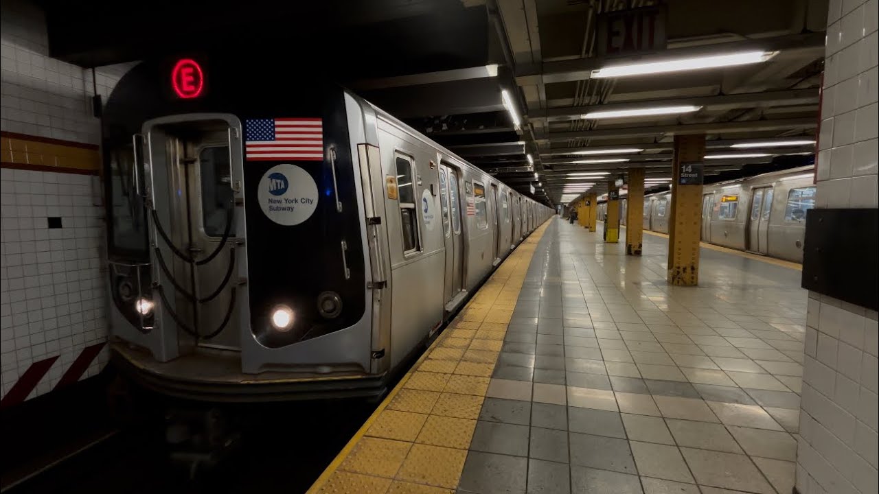 MTA NYCT Subway: R160 (E) train departing 14 street station - YouTube