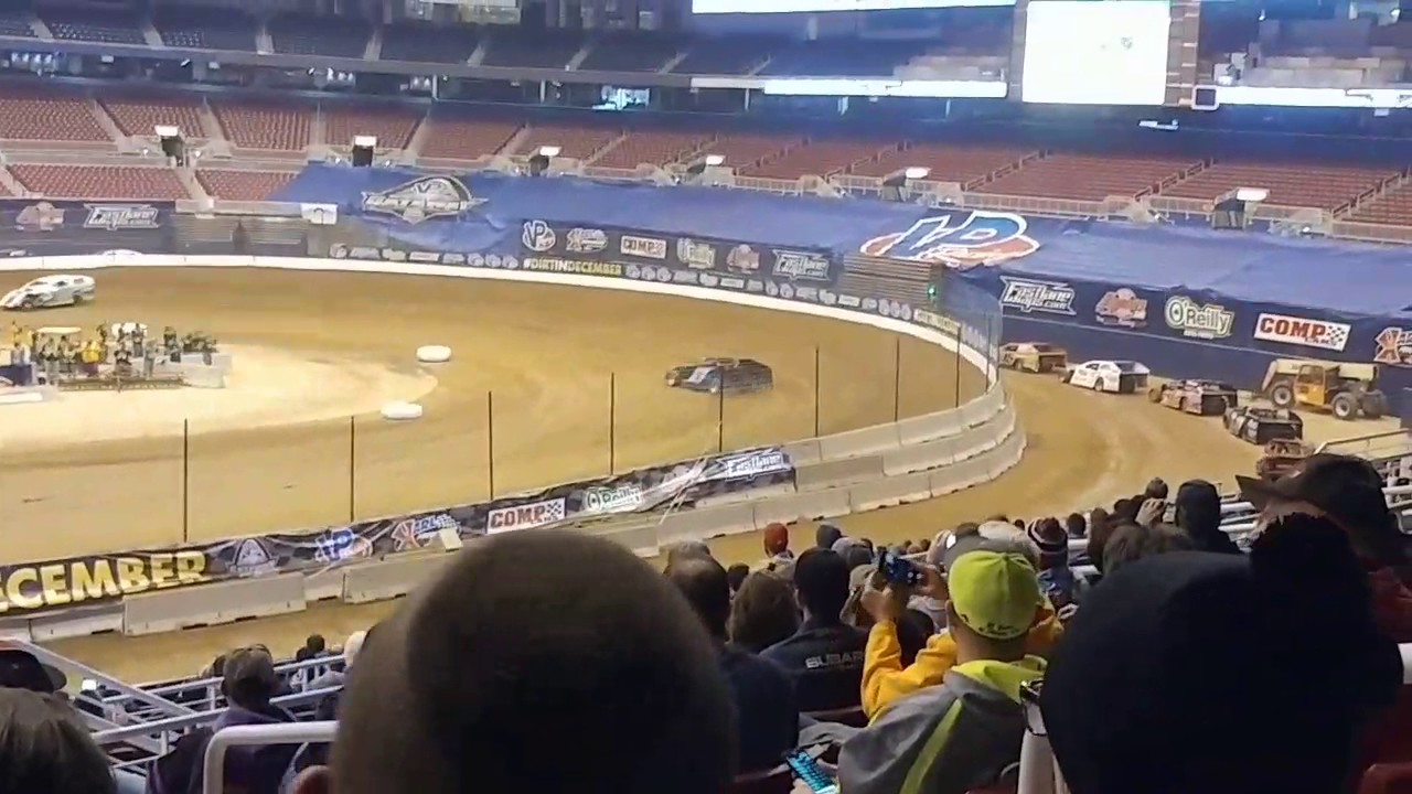 Scott Bloomquist qualifying his modified at Gateway dirt Nationals ...