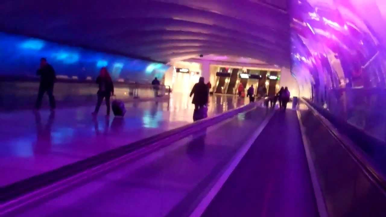 Singing Rainbow Tunnel - Detroit Airport - YouTube