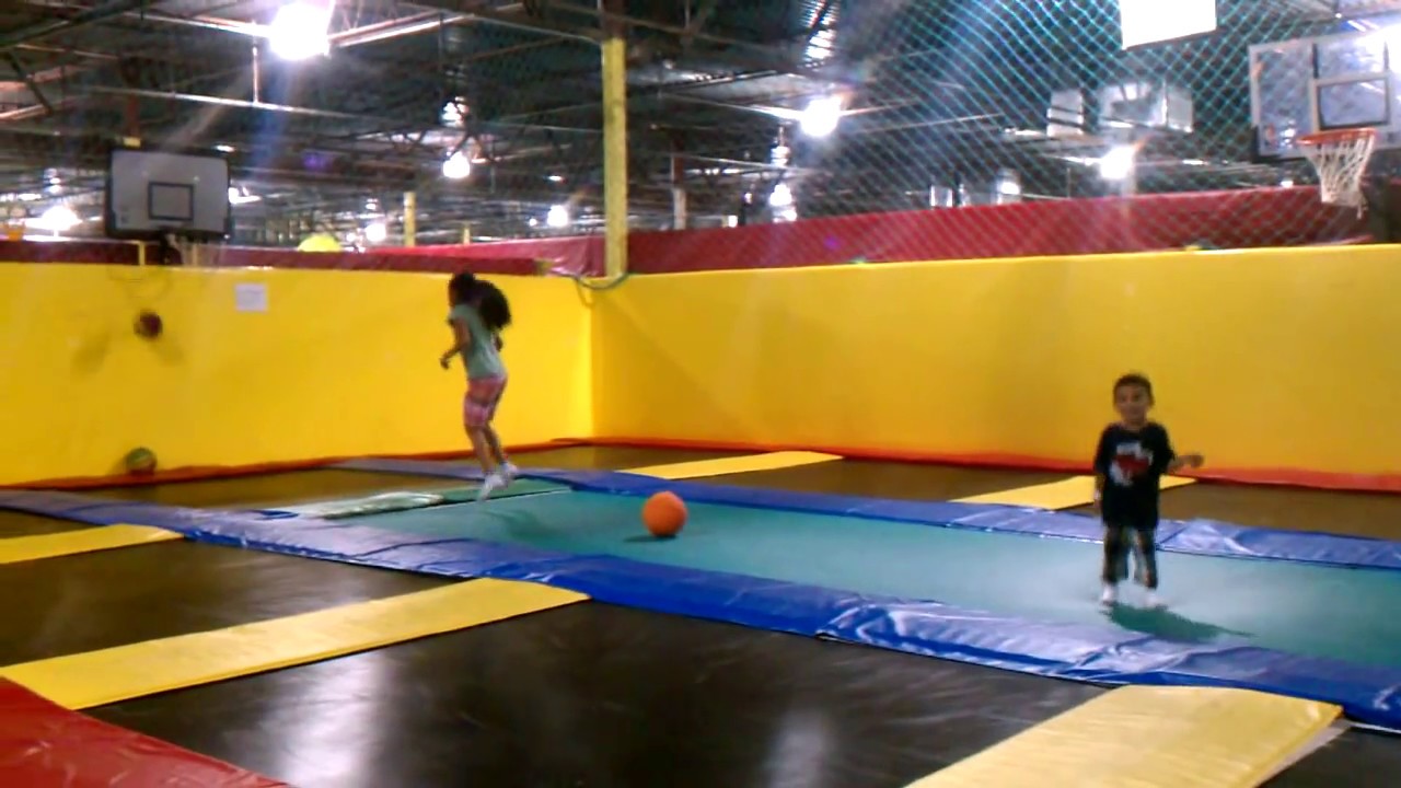 Amazing jump - YouTube