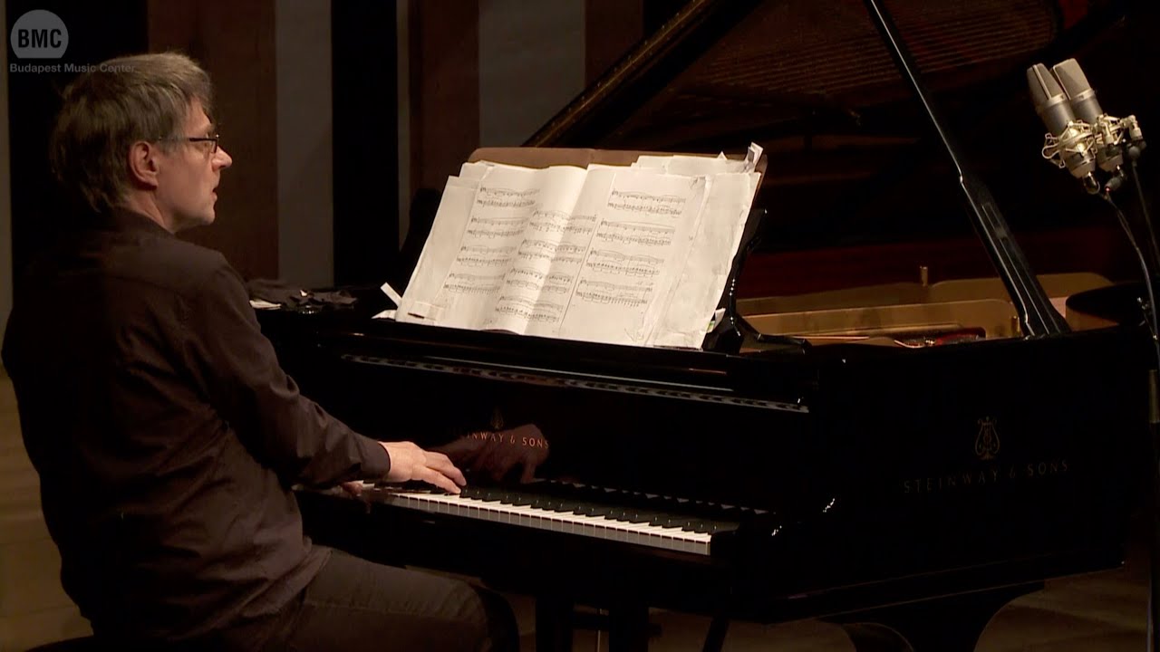 Csalog Gábor Vasárnapok: Chopin és Sosztakovics // Gábor Csalog plays ...