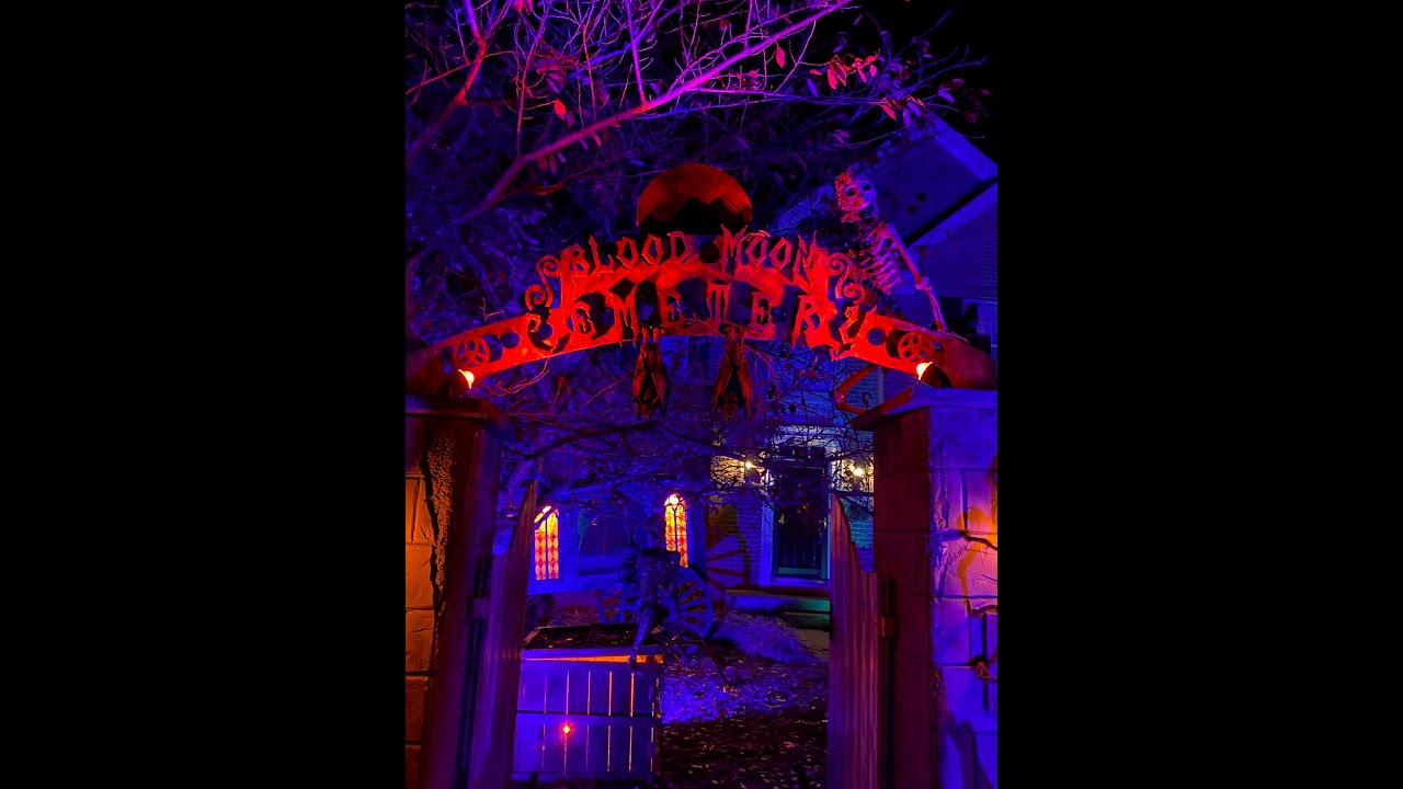 Blood Moon Cemetery Yard Haunt 2022 - YouTube