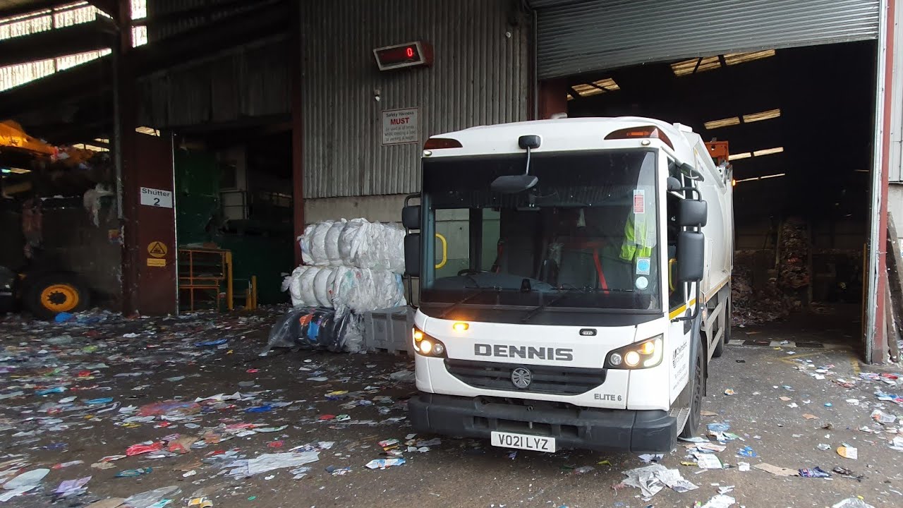 Bin Man/Refuse Collector/HGV/Truck/Lorry Driver POV #12 - YouTube