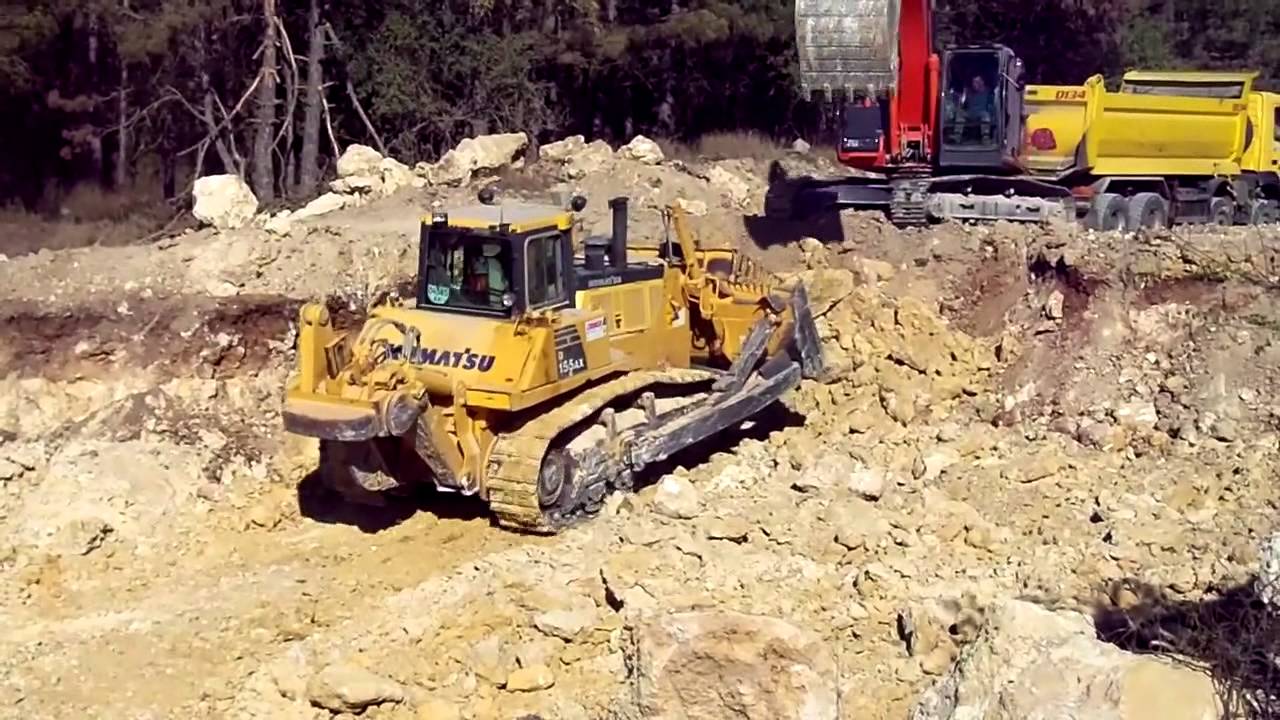 Komatsu D155 AX - YouTube