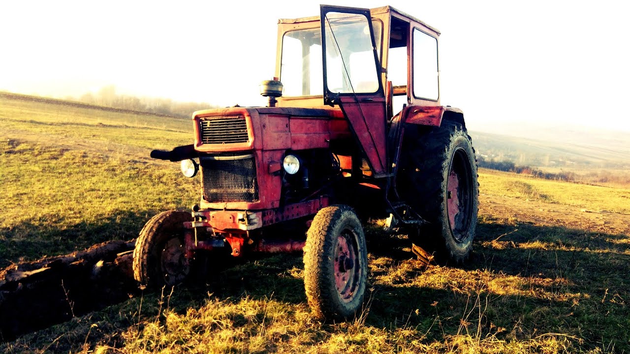 Universal 650M Sort Of Cold Start (Runs On Sunflower Oil) - YouTube