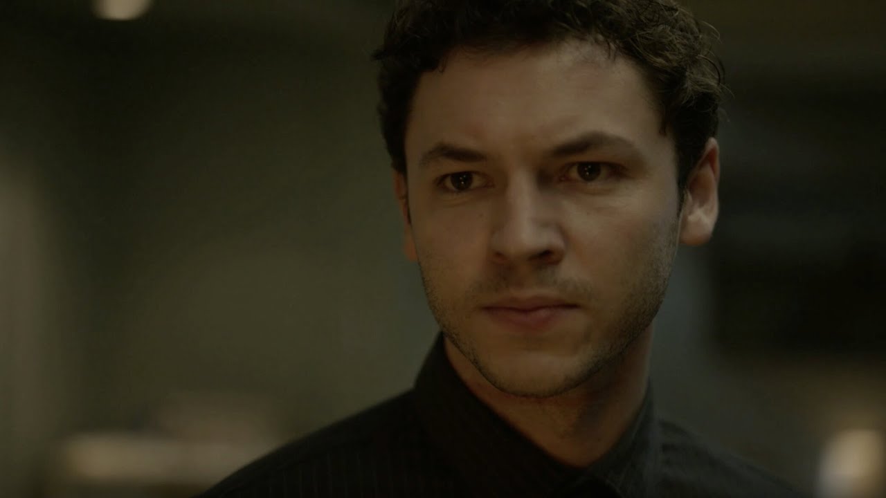 Legacies 4x02 Hope goes to Clarke for a favor - YouTube
