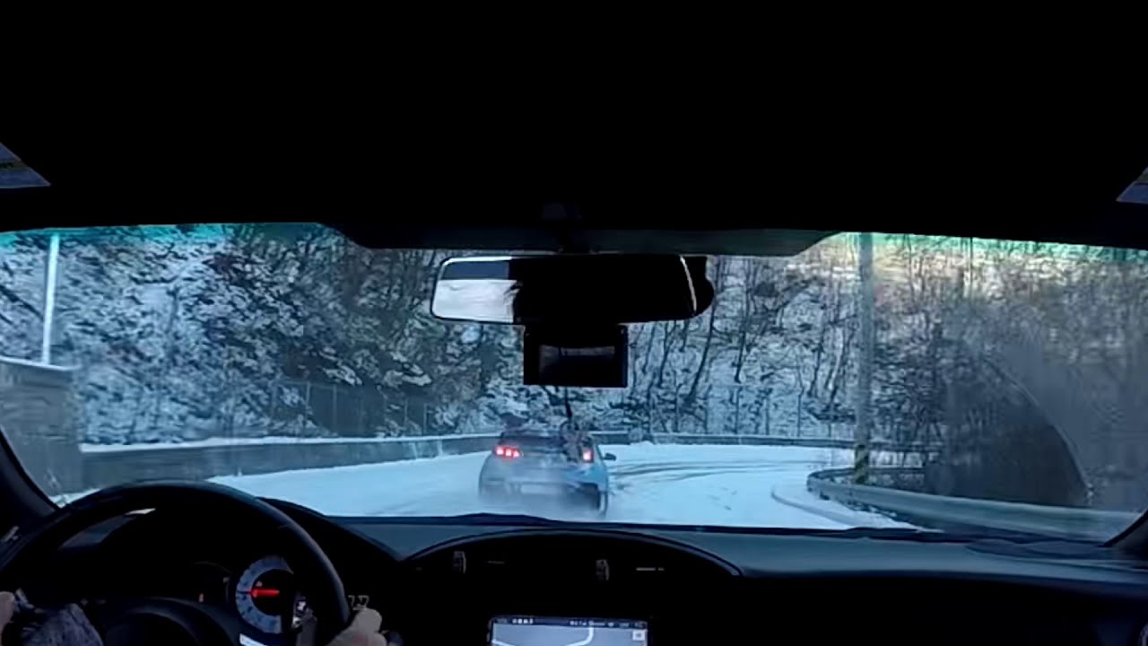 Veloster N SNOW Hand Brake Drift - YouTube