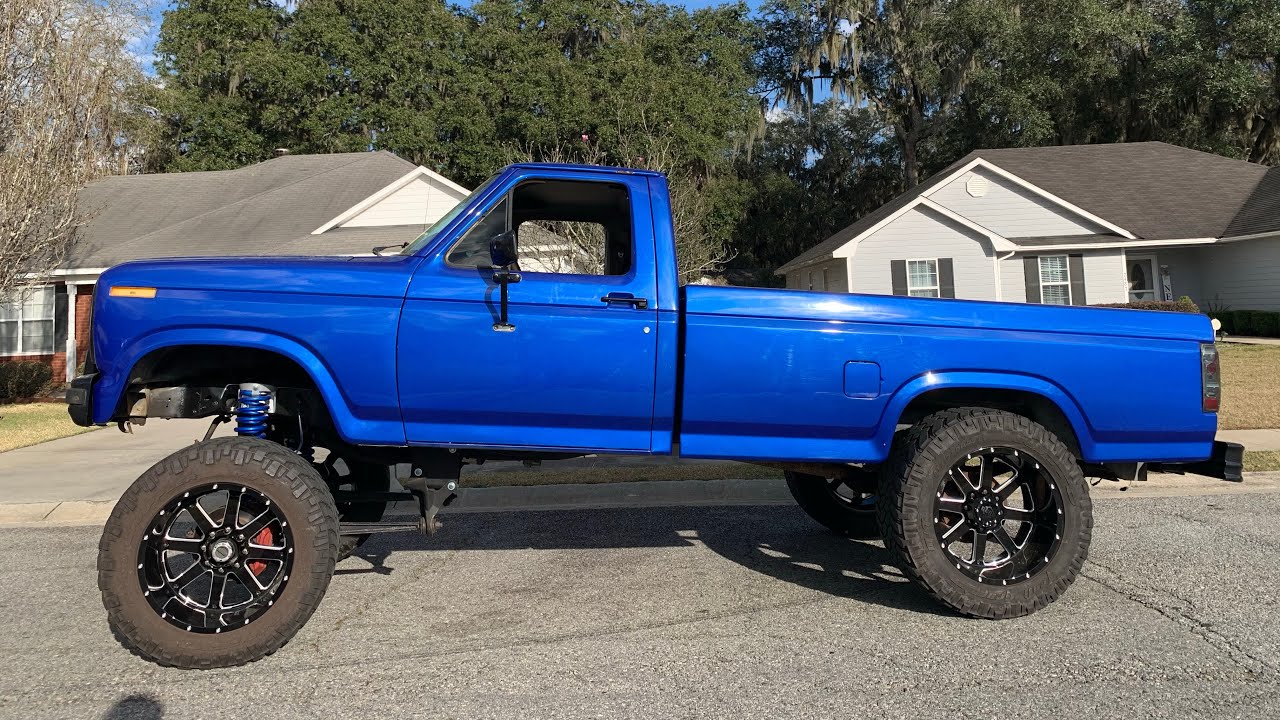 The MOST SQUATTED Truck On The INTERNET! - YouTube