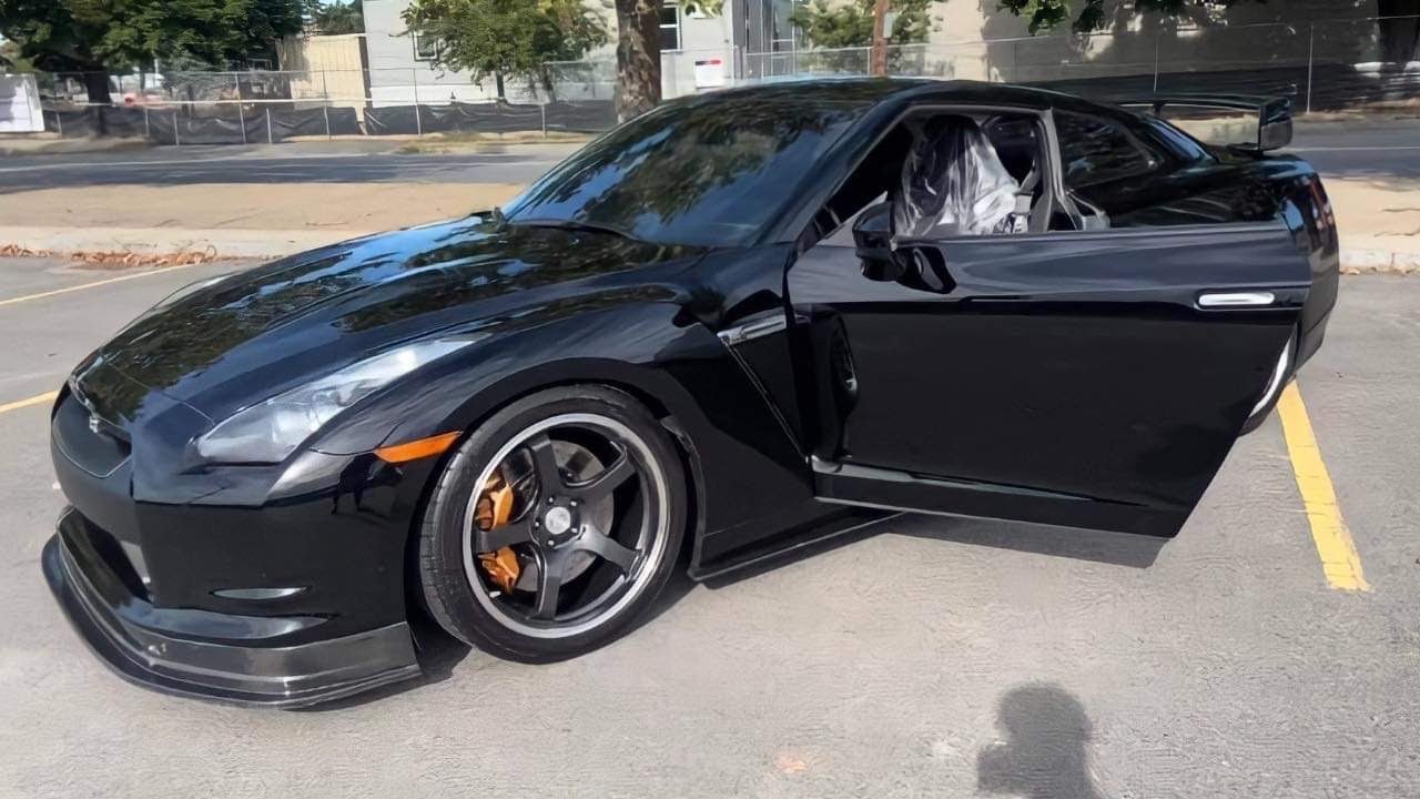 I THINK A GTR LOOKS GREAT ON ME 😍 - YouTube