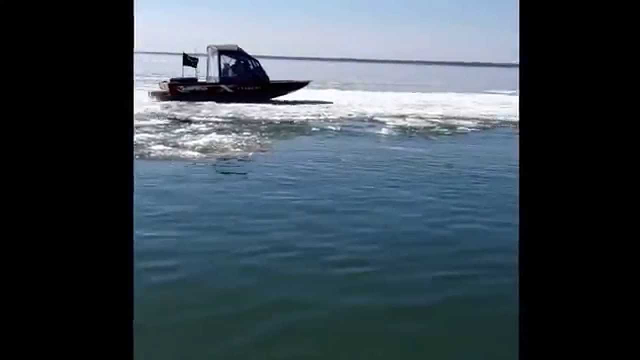 Jet boat on ice - YouTube
