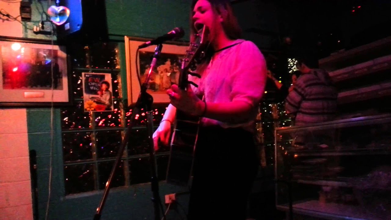 Ashley's first live set - YouTube