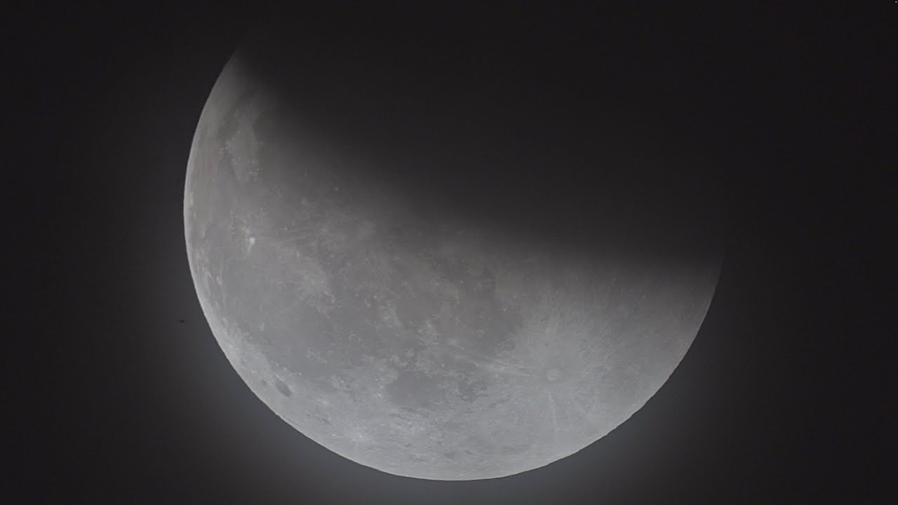 Cloudy Blood Moon Eclipse, May 15, 2022 - YouTube