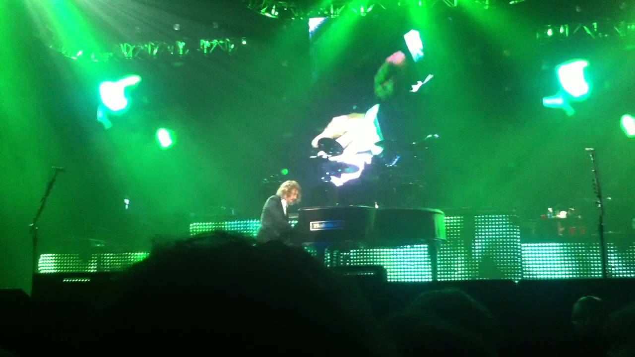 Dizzy Reed - (Baba O'Riley Piano cover) - Guns N Roses (Live 2012 Lyon ...