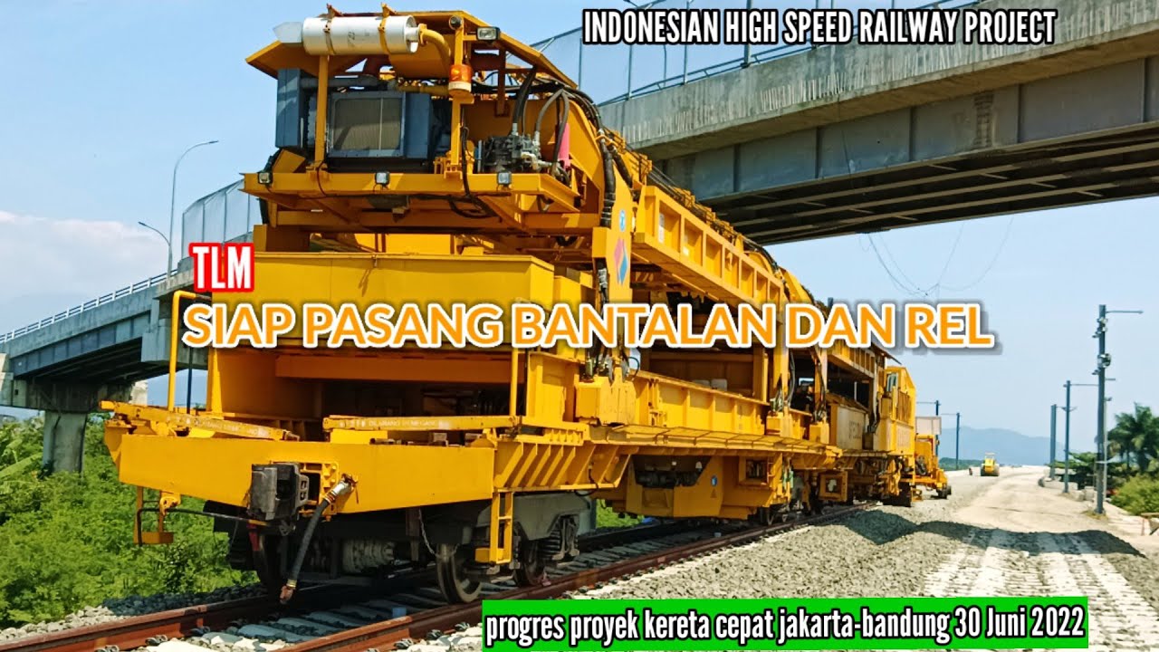 Bantalan dan Rel siap dipasang di jalur Elevated menuju arah Jakarta# ...