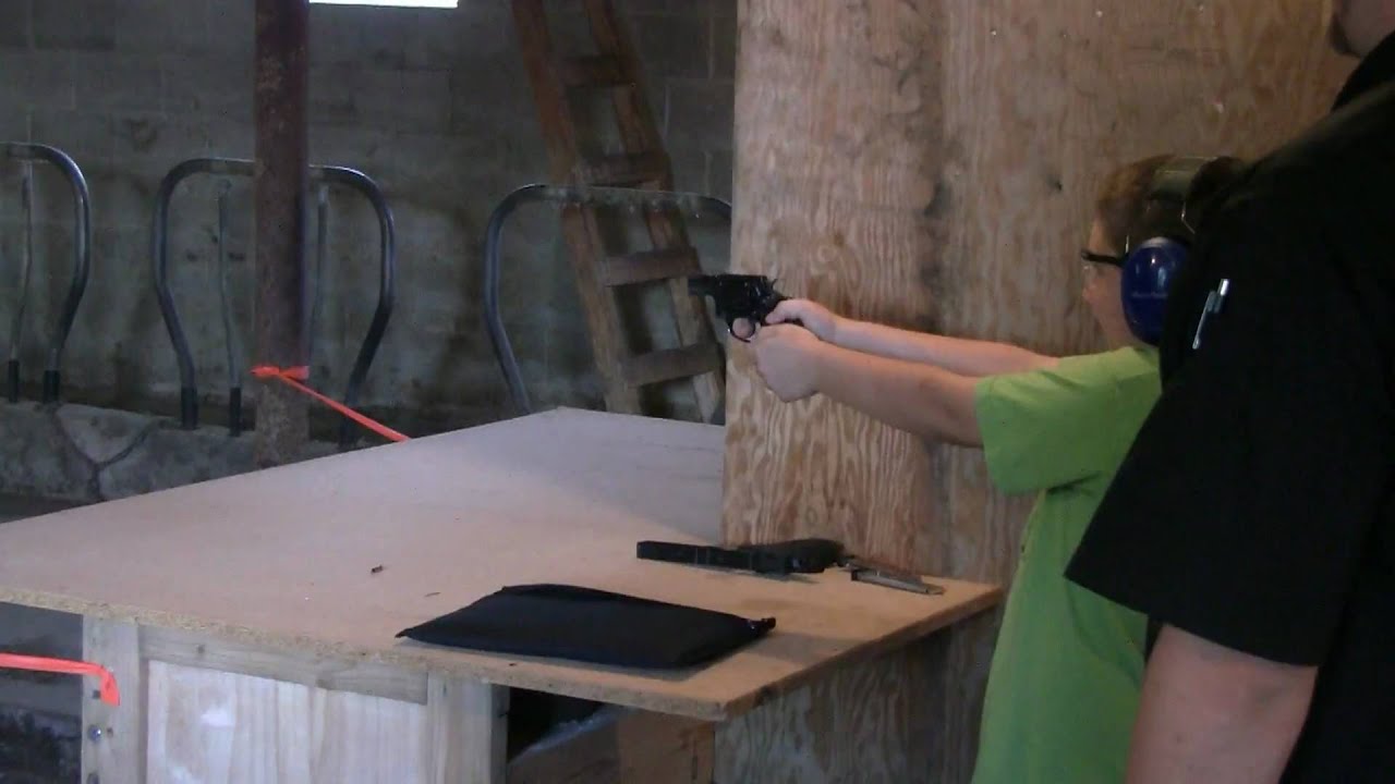 Zander shooting Snubnose .38 Special - YouTube
