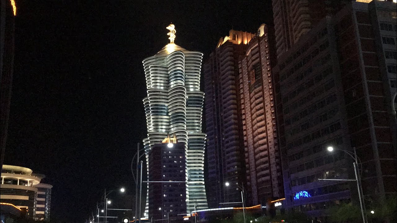Night life in Pyongyang - YouTube