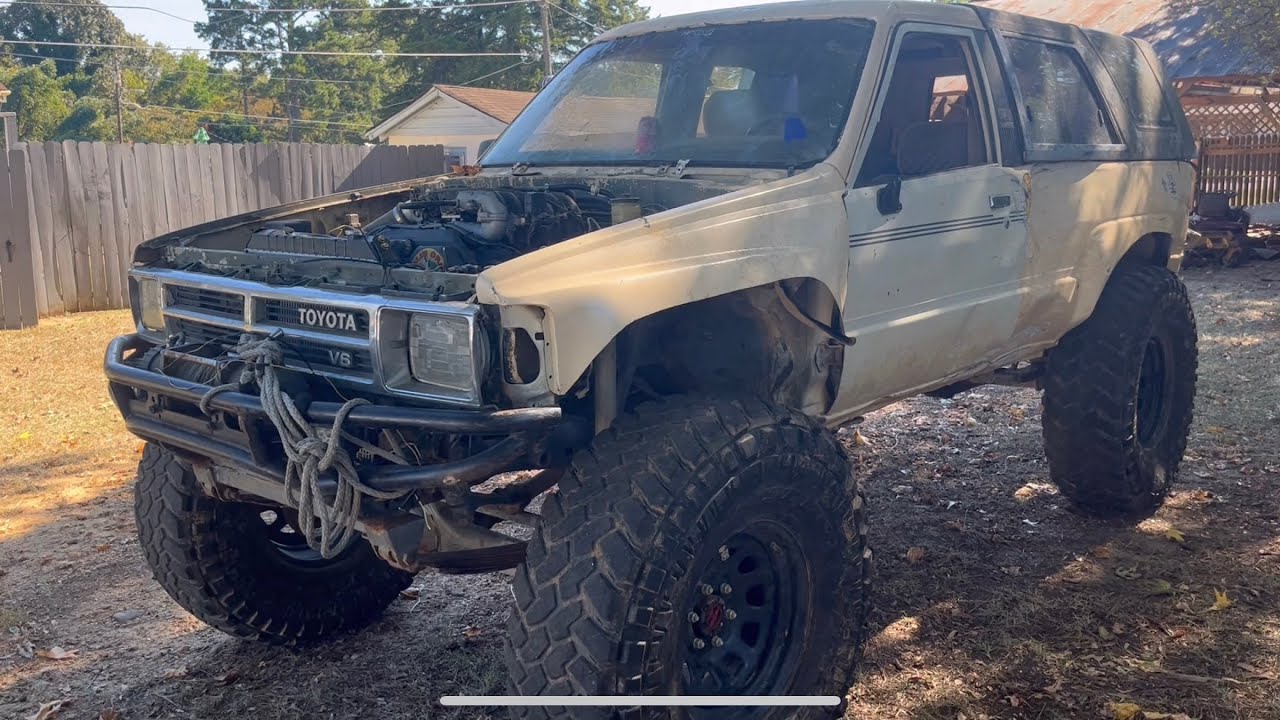 Toyota 4runner rock crawler walk around - YouTube