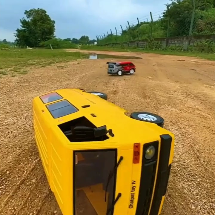 कार पलट गई 😳 omg 😲 School Van vs Drift car @chatpattoytv #shorts - YouTube