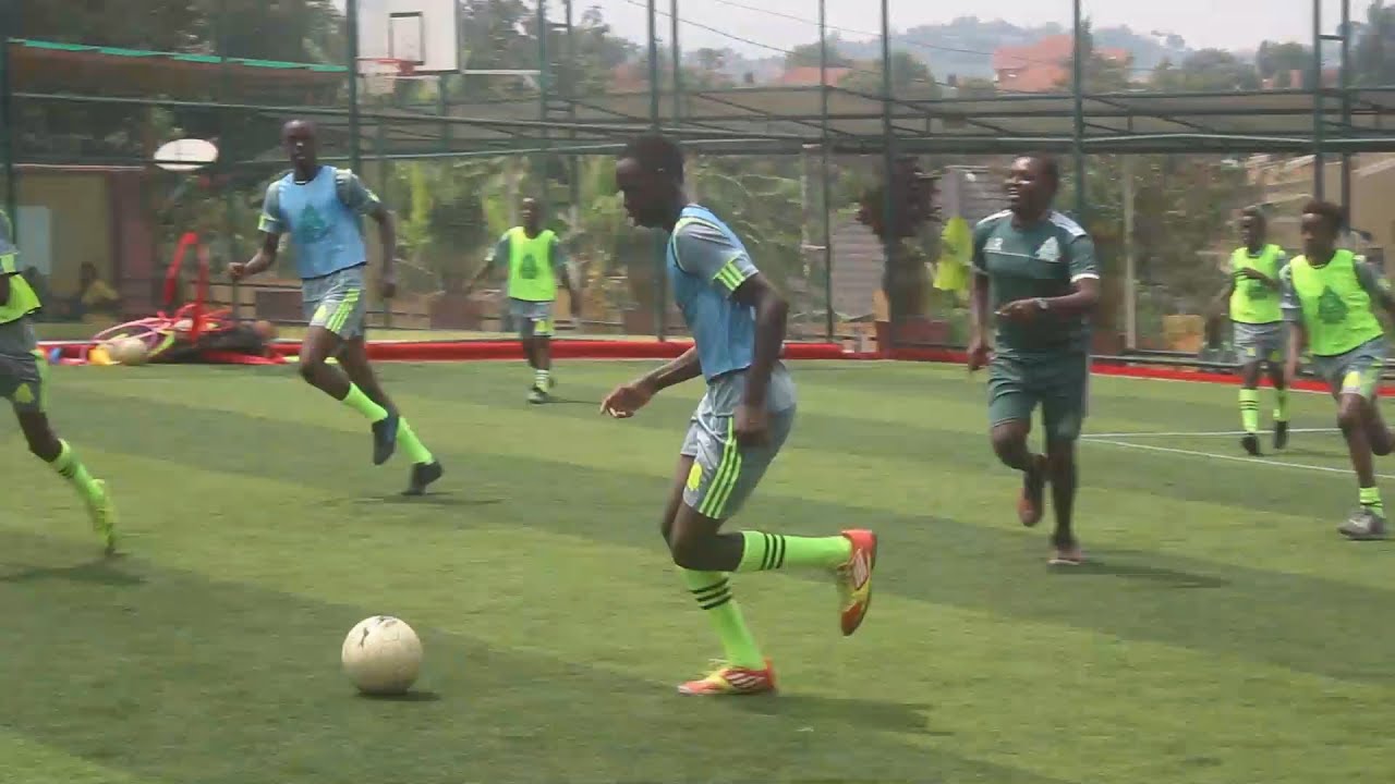 Evergreen football players in a build up match - YouTube