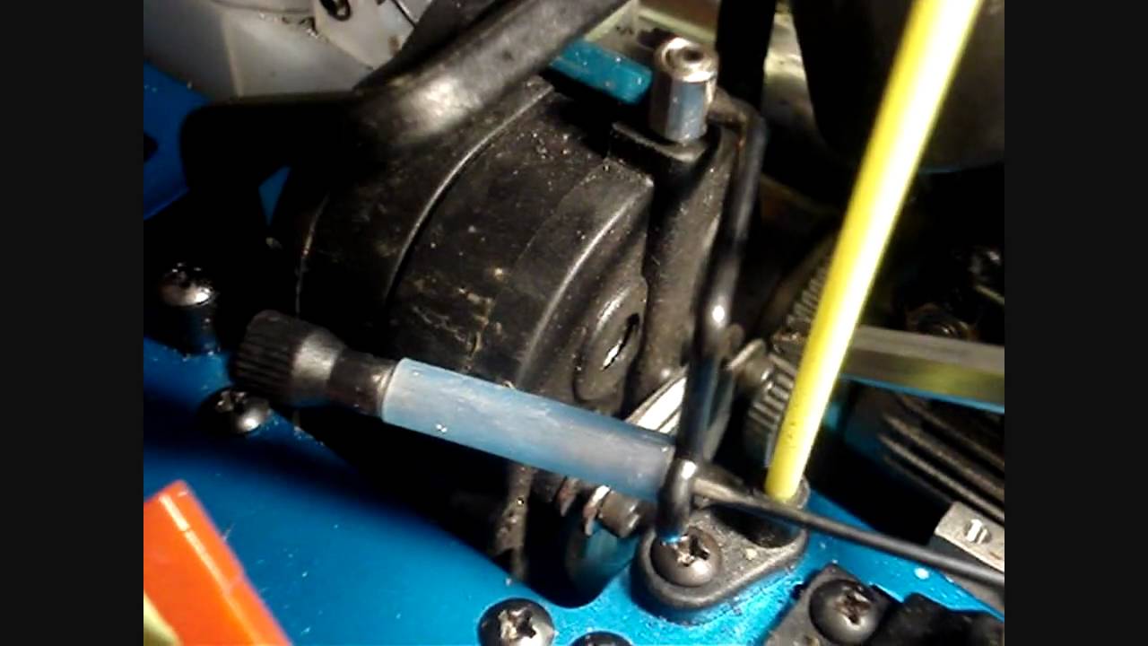 How to adjust the brakes of your nitro car - YouTube
