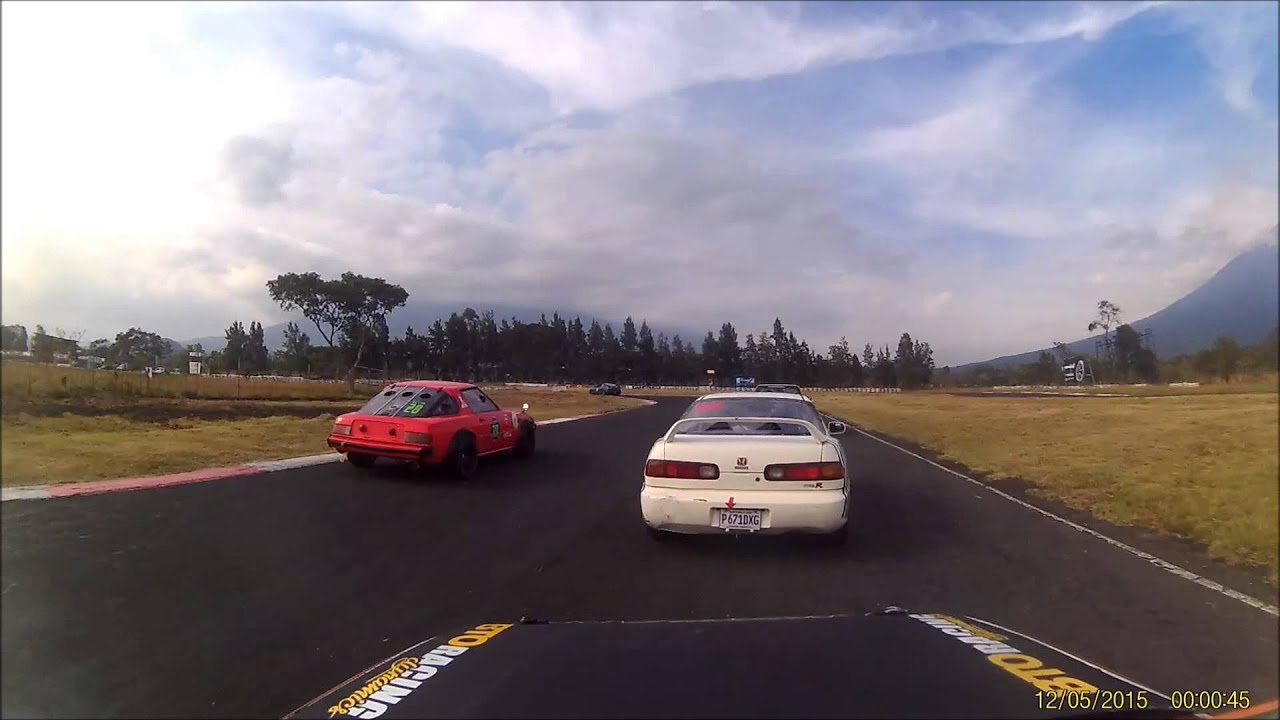 Choque Nissan y Acura Autodromo Pedro Cofiño - YouTube