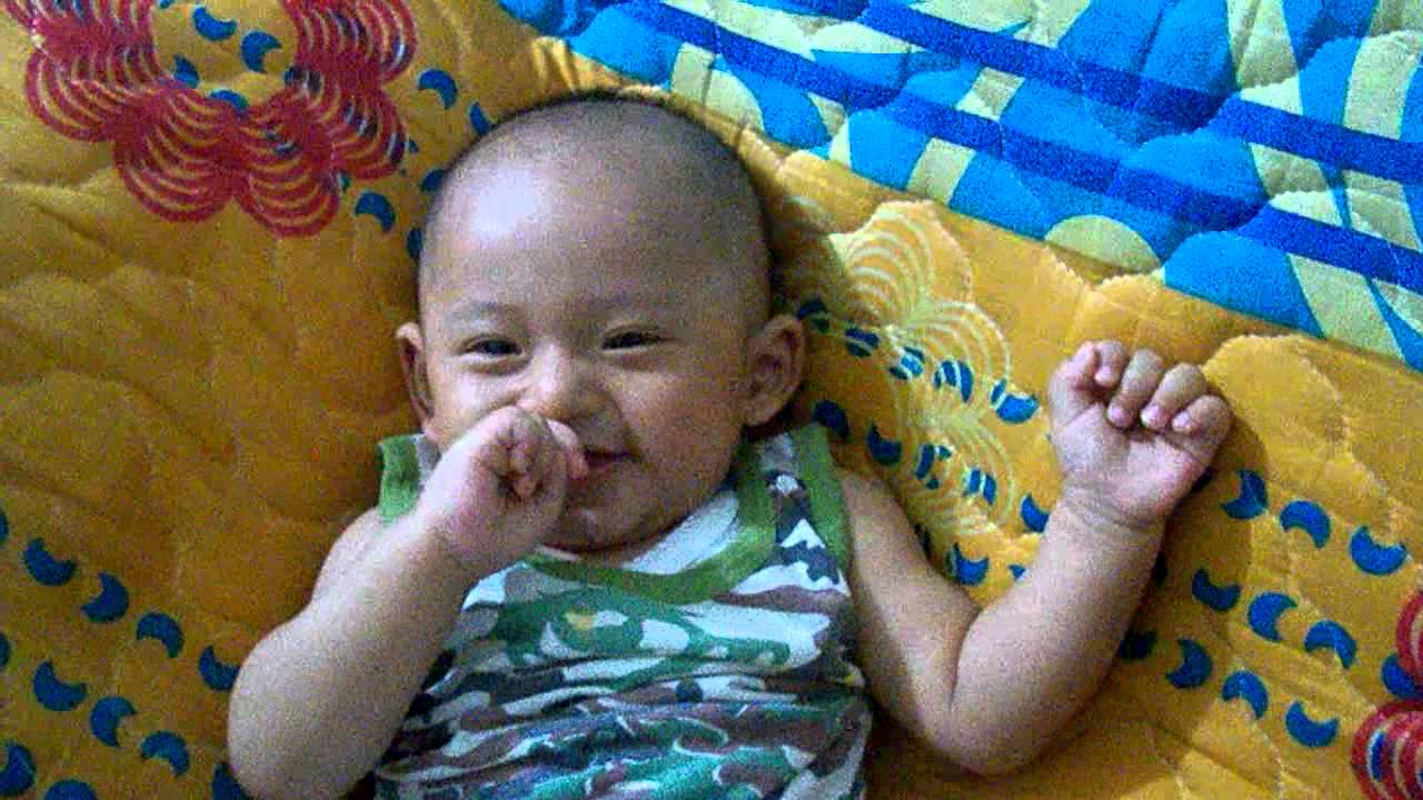 bayi ketawa lucu - YouTube