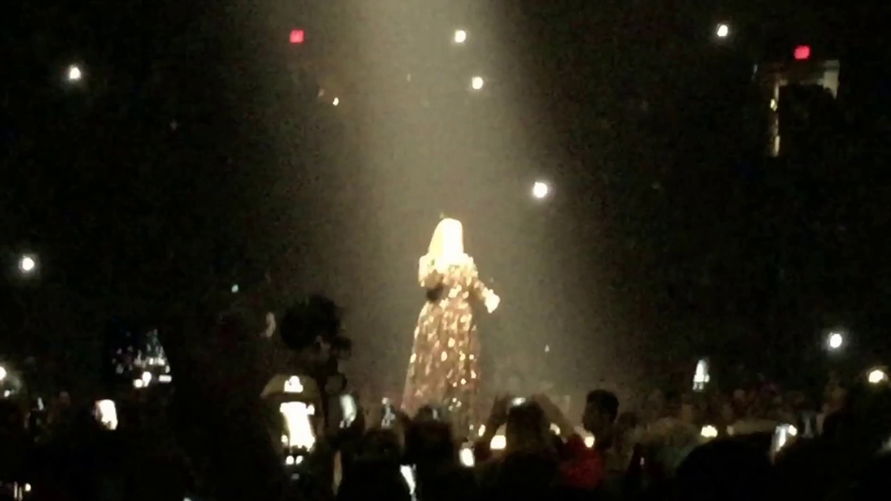 Hello - Adele - Phoenix AZ August 16, 2016 - YouTube