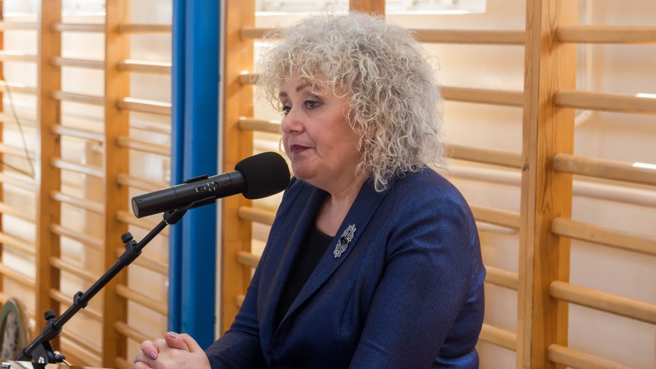Wicemarszałek senatu Maria Koc w Ostrowi Mazowieckiej - YouTube