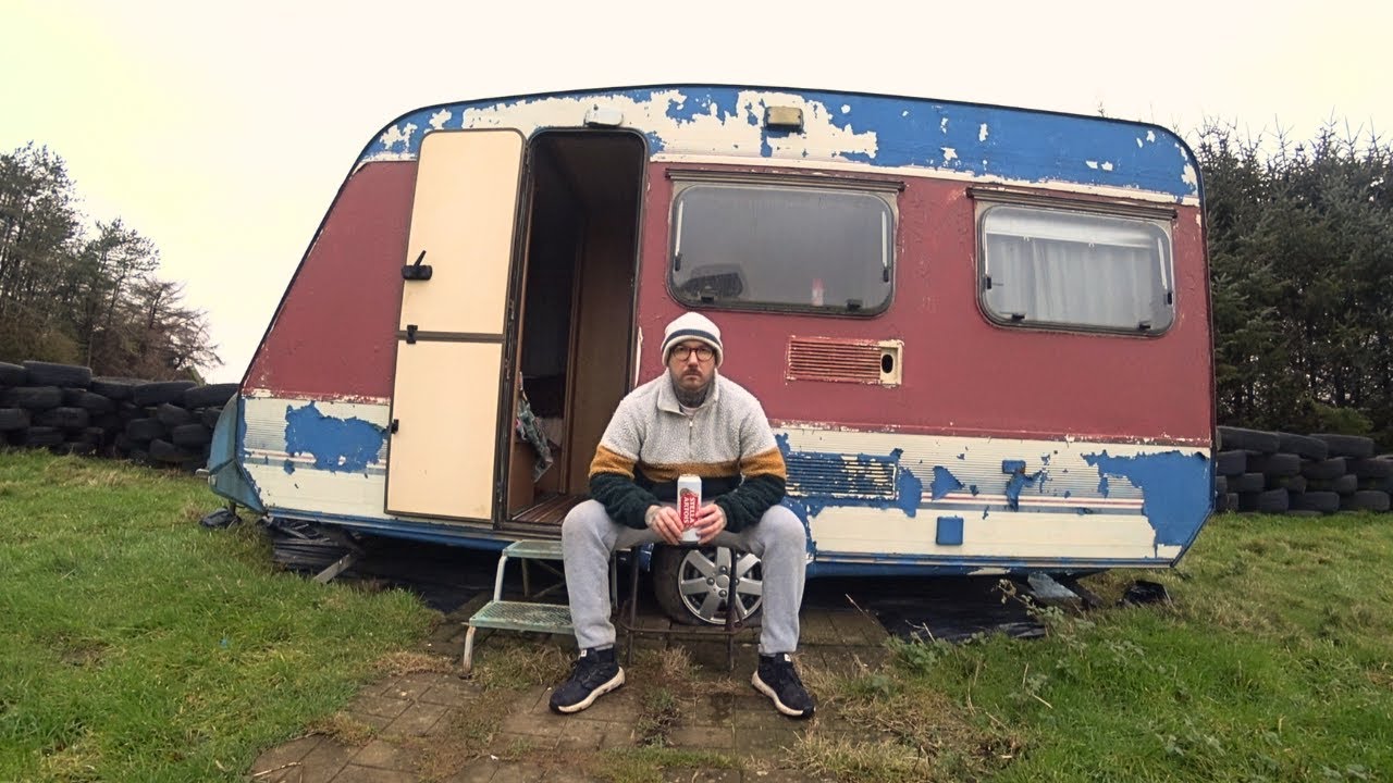 £36 AIRBNB caravan so DISGUSTING that I left! - YouTube