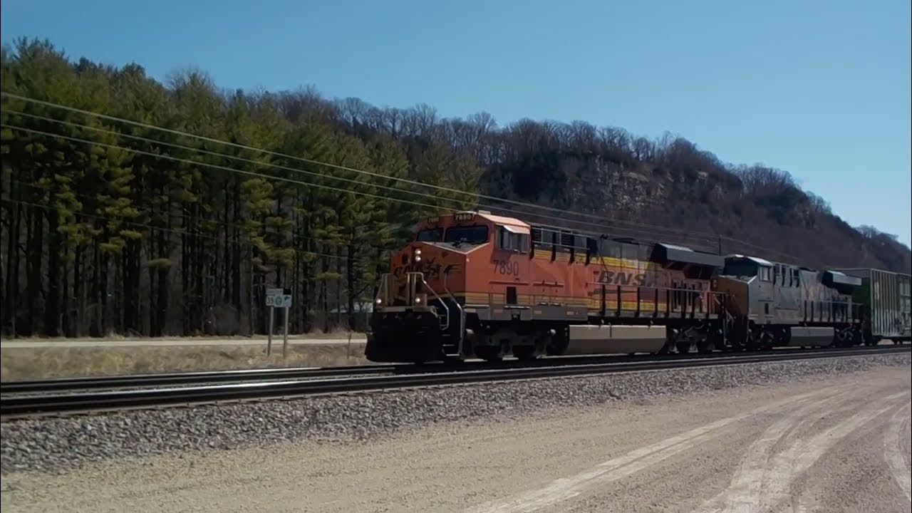 CSXT 3173 (P&LE emblem, 2nd unit) w/BNSF 7890 leading H-KCKNTW? 4/5/25 - YouTube