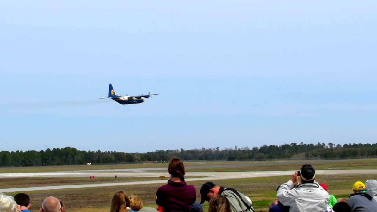 Fat Albert, Blue Angel's C-130 2014 practice flight. - YouTube
